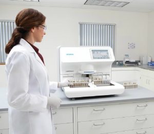 Diagnostic urinaire : CLINITEK Novus® - ESTTM&CO